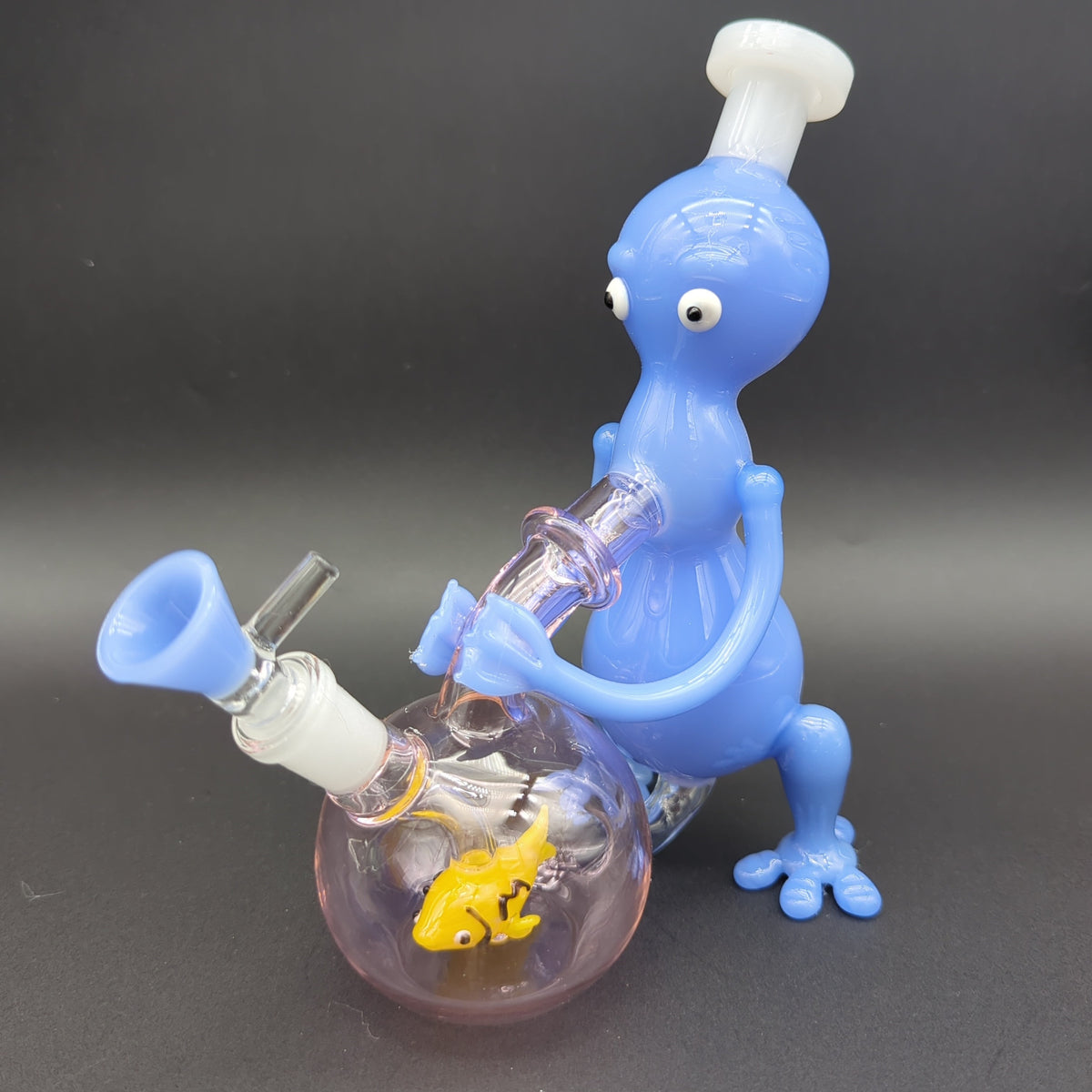 Alien Smoking a Goldfish 9" Recycler Bong – Avernic Smoke Shop