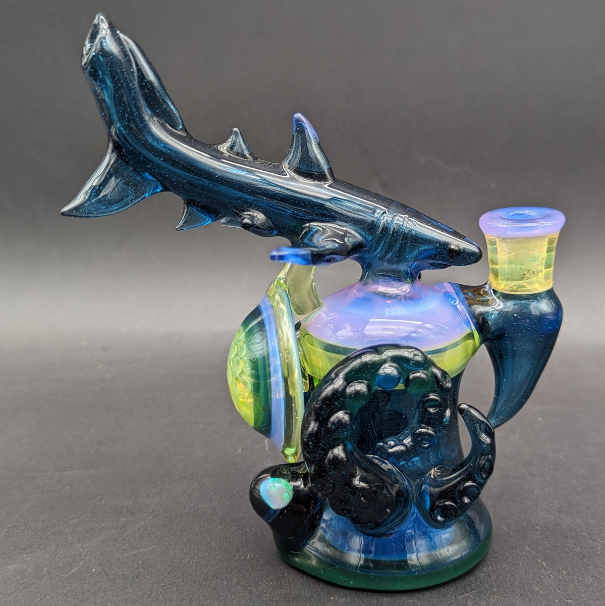Mako Glass Shark Shredder Dab Rig – Avernic Smoke Shop
