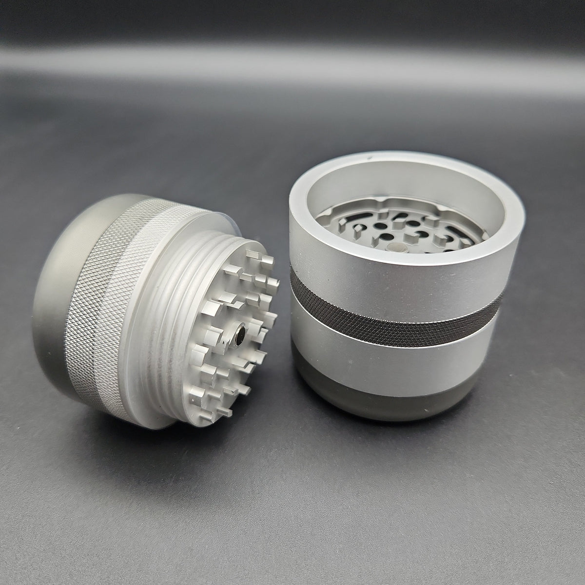 Kannastor GR8TR V2 Grinder Solid Body - 2.2" – Avernic Smoke Shop